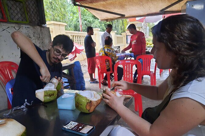 Full Day Tour in Phnom Penh City - Wat Phnom: The Birthplace of Phnom Penh