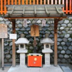 Fushimi Inari Deep Shinto Shrine Tour while Hiking with Expert - Hiking Up Mt. Inariyama
