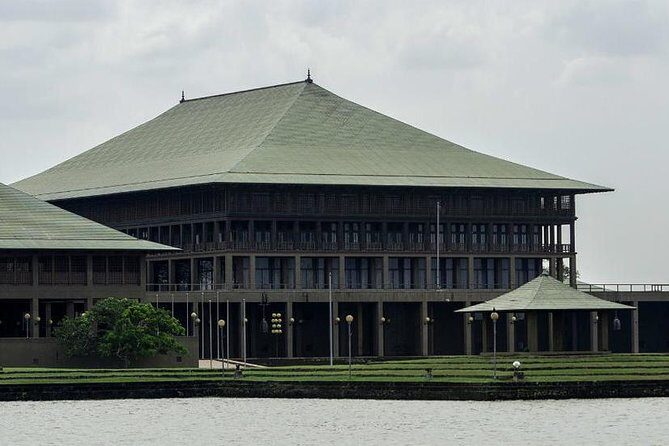 Geoffrey Bawa Architecture 8 Days Tour With Holiday Walkers Sri Lanka - Authentic Experiences and Stylish Stays