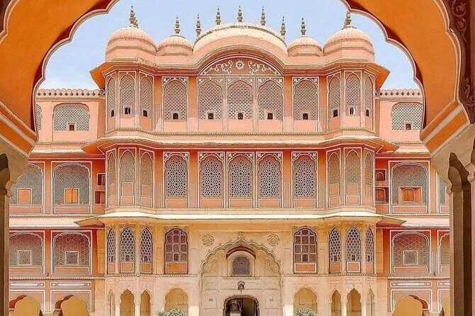 Guide Service - The Value of a Private Shopping Tour in Jaipur