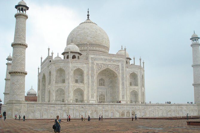 Guided Day Trip from Delhi to Agra & Fatehpur Sikri - The Value of This Tour
