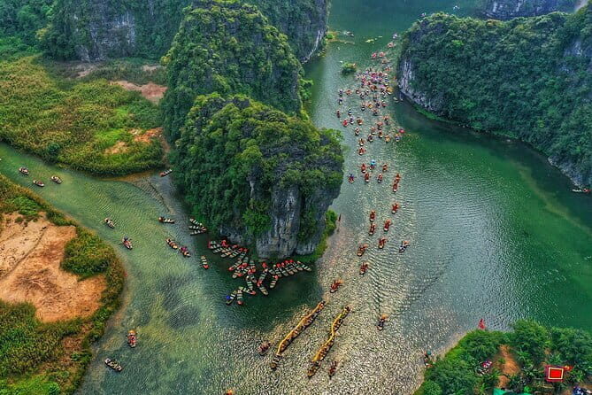 Guided Full Day Tour in Ninh Binh , HoaLu, Trang An, Mua Cave - A Day of Contrasts: From Hanoi to Ninh Binh’s Hidden Gems