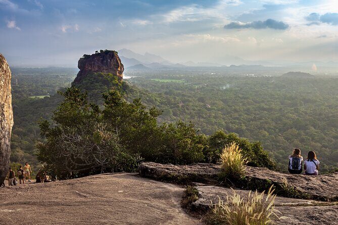 Guided Hike & Picnic with an Amazing View on Pidurangala Rock - Why This Experience Stands Out