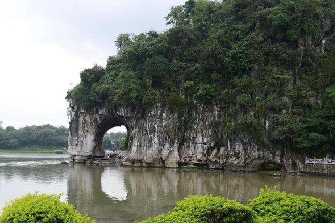 Guilin Half-Day Private Tour to Reed Flute Cave and Elephant Trunk Hill - What to Expect: A Step-by-Step Breakdown