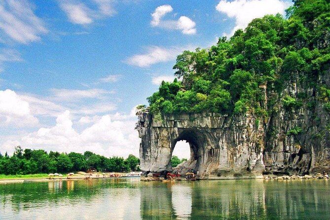 Guilin Private Day Tour to Reed Flute Cave,Elephant Trunk Hill and Daxu Old Town - The Value Perspective