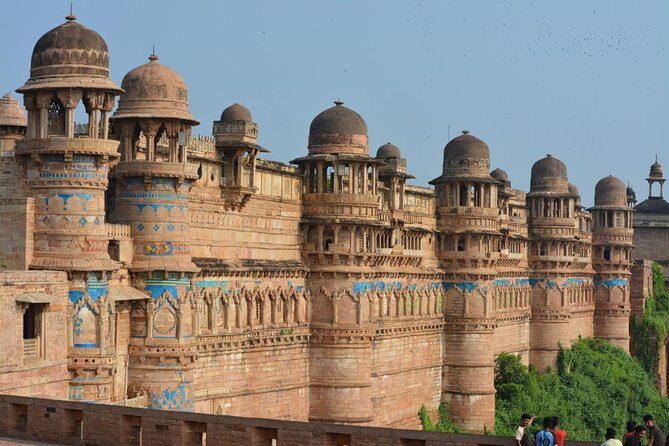 Gwalior tour with fort & beautiful palaces. - Logistics and Experience Details
