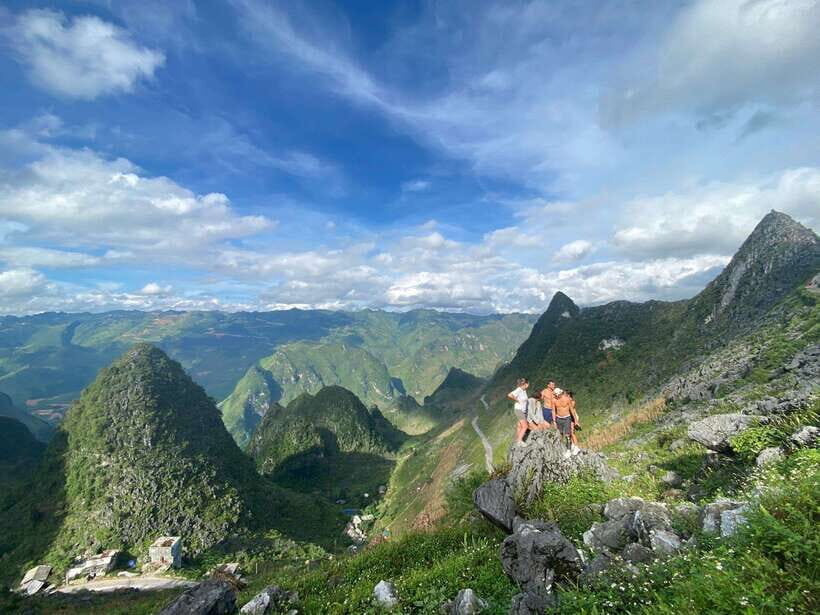 Ha Giang Loop 4D3N Mama's Homestay - Day 1: From Ha Giang to Yen Minh – Mountains and Views