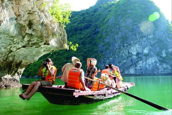 Ha Long Bay: Luxury Day Cruise, Caves, Kayak & Buffet Lunch - Transportation and Group Dynamics