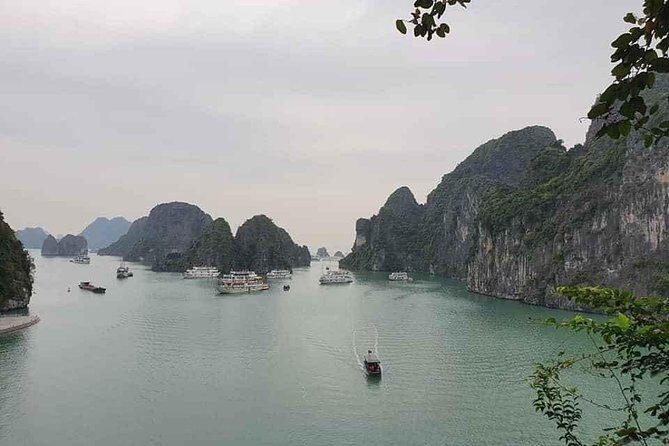 Ha Long Bay Overnight Cruise from Ha Noi - Day 1: From Hanoi to Halong Bay