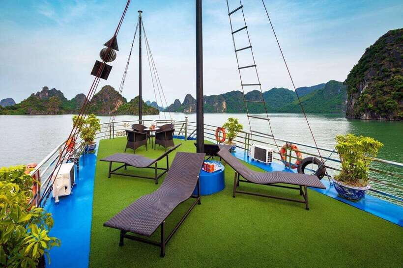 Ha Long Bay Small Deluxe Cruise Day Trip With Kayak & Lunch - The Itinerary Breakdown
