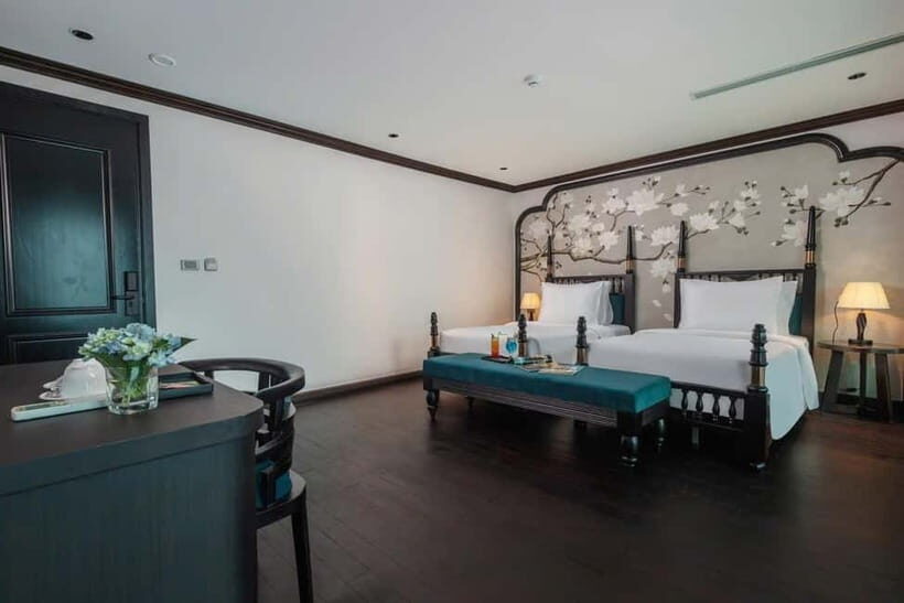 Ha Noi: Ha Long Bay and Lan Ha Bay 2 days 1 night w Transfer - What Makes This Tour Stand Out?