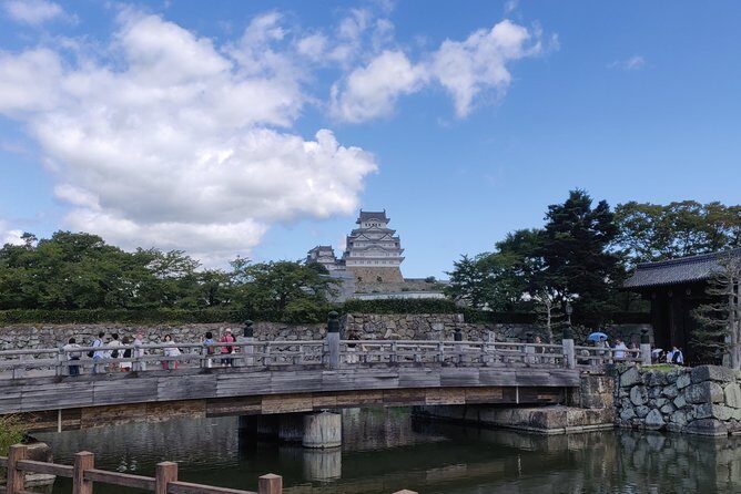 Half-day Himeji Castle Town Bike Tour with Lunch - Viewing the Castle from Otokoyama Hachimangu Shrine
