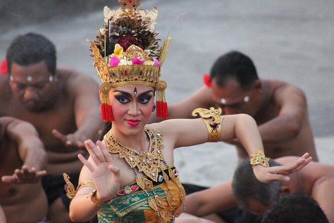 Half-Day Tour: Uluwatu Temple and Kecak Fire Dance Show - Detailed Itinerary and What to Expect