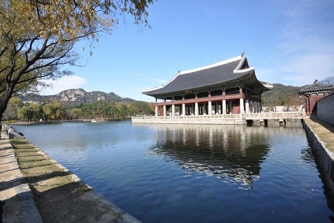 Half-Day Walking Tour of Gyeongbokgung Palace and Tongin Local Market - A Deep Dive into the Experience