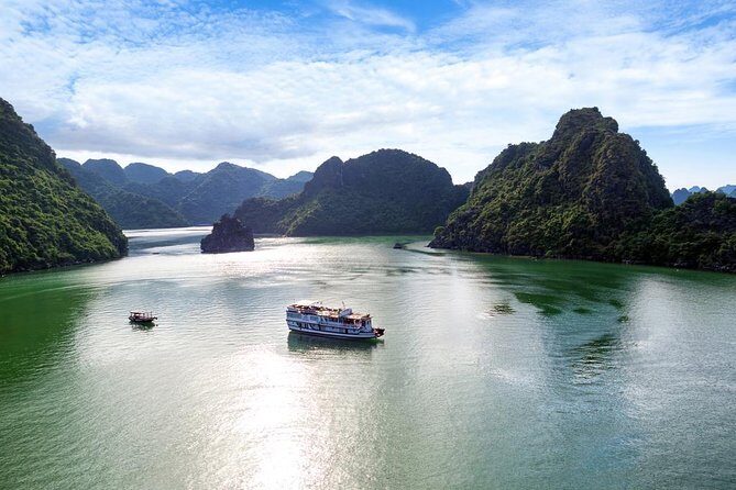Halong Bay 2D1N With Transfer To/From Hanoi - Overnight On Cruise - Food and Comfort