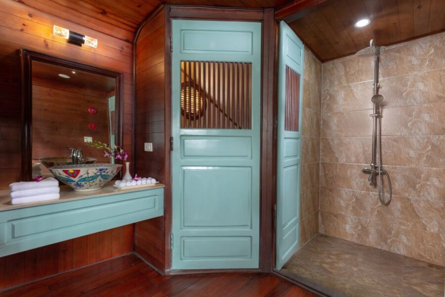 Halong Day Tour - Private Cruise (Bespoke Itinerary) - Who Should Consider This Tour?