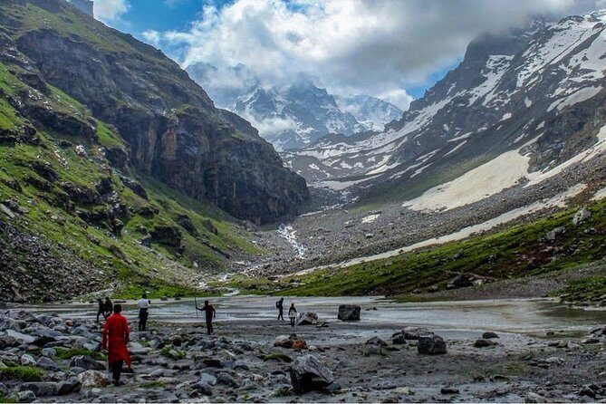 Hampta Pass Trekking and Camping 2022 with Chandratal Lake Visit - Who Is This Tour Best For?