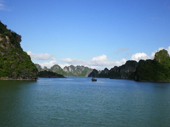 Hanoi: 4-Day Tour of Hanoi, Halong Bay, Hoa Lu, Trang An - The Landmark of Hoa Lu and the Land’s Natural Beauty