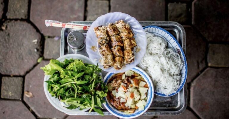 Hanoi: 7 Tastings Street Food Tour with Train Street - Breaking Down the Itinerary