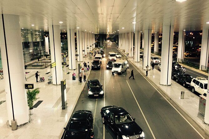 Hanoi Airport Pick Up 4 Seat Car - Meeting Point and Comfort