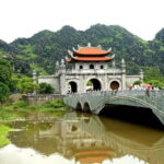 Hanoi: Deluxe Tour Discover Hoa Lu, Trang An Grottoes, Mua Caves - Mua Cave and the Mountain Hike — Panorama of Ninh Binh