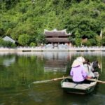Hanoi: Mua Cave, Tuyet Tinh Coc Pagoda & Trang An Boat Tour - Lunch and Relaxation