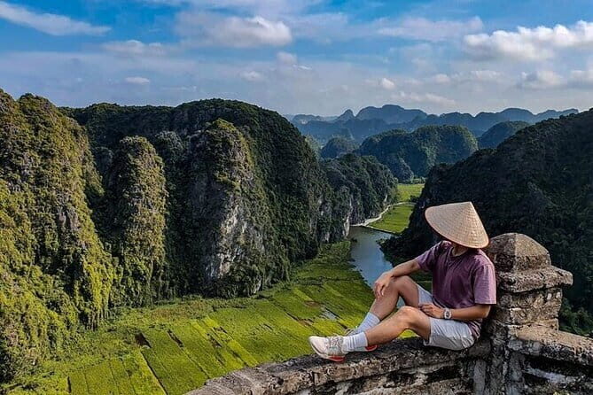 Hanoi - Ninh Binh Day Trip: Bai Dinh, Trang An, Mua Cave, Buffet - Tasting Local Flavors: Buffet Lunch in Ninh Binh
