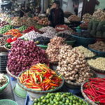 Hanoi: Old Quarter Walking Tour with Private Lunch - Walking Through the Markets: Dong Xuan Market