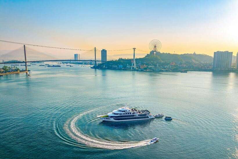 Hanoi to Halong Bay: TOP Luxury Cruise with Buffet Lunch - Exploring Halong Bay’s Natural Wonders