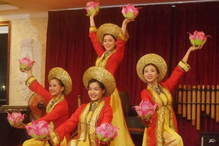 HCM: Saigon River Dinner Cruise - What to Expect on the Cruise