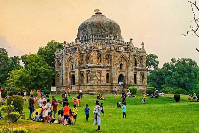 Heritage Delhi Private Walking & Shopping Tour - The Modern Pulse: India Habitat Centre