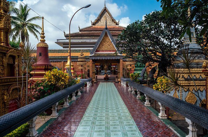 Highlights & Hidden Gems With Locals: Best of Siem Reap Private Tour - The Sum Up