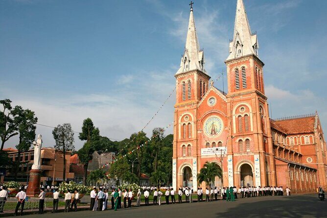 Ho Chi Minh City & Cu Chi Tunnels Deluxe Day Tour In Small Group - A Close Look at the Itinerary