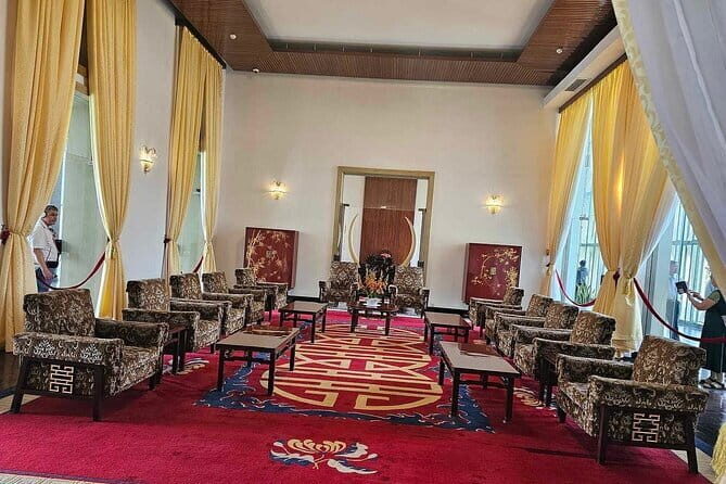 Ho Chi Minh City Tour by Motorbike Morning or Afternoon - Detailed Breakdown of the Itinerary