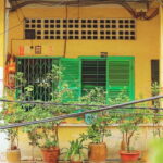 Ho Chi Minh City: Xom Cai Hidden Local Life Walking Tour - Walking Through Narrow Alleys and Hidden Corners