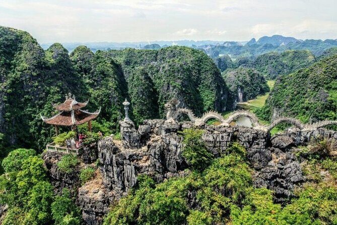 Hoa Lu & Tam Coc & Mua Cave Tour [Japanese guide, limousine bus, small boat boarding fee, lunch included] - Is This Tour Right for You?