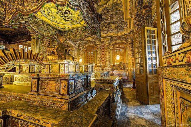 Hoi An: Full-day Imperial Hue And Scenic Hai Van Pass Discovery - The Lunch Break and Local Flavors