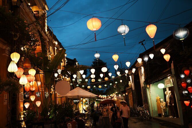 Hoi An Lantern : 45-Minute Short Private Photography Tour - Exploring the Lantern Shop and Alleyways