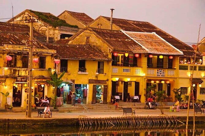 Hoi An old Town Walking Tour included Temple and Boat Tour - What Does the Tour Offer for the Price?
