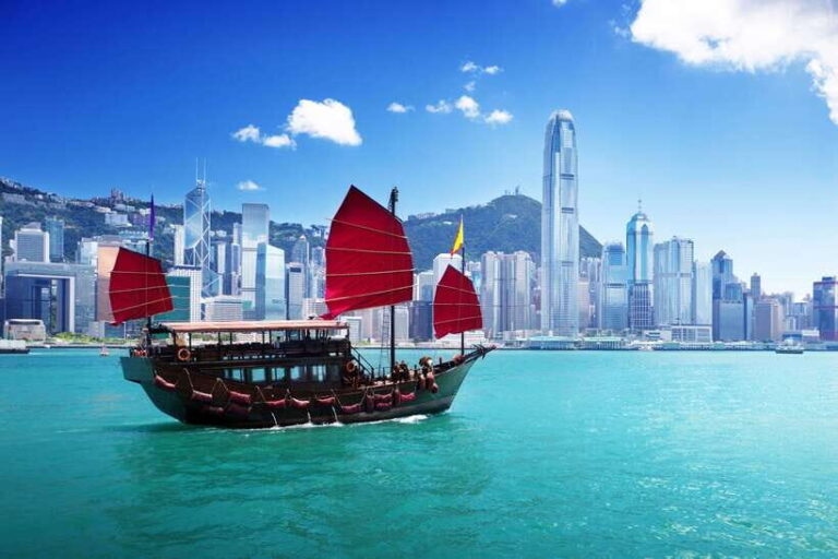 Hong Kong: City Landmarks Tour + Peak Tram Ticket + Lunch - The Value and Overall Experience