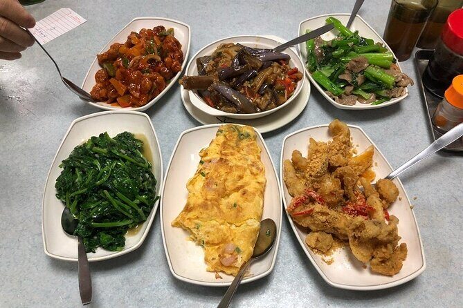 Hong Kong Guided Dinner + Laser Show Lounge Entry (2023) | 200+ booked - What to Expect from the Tour