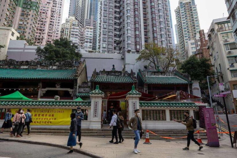 Hong Kong: Heritage Unveiled a Private Walking Tour - The Experience: What Travelers Can Expect