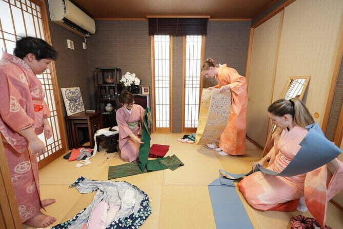 How to wear a Kimono Lesson at West side of Tokyo - The Value for Travelers