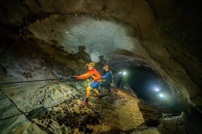 Hung Thoong cave | Stalactites, Underground River Phong Nha |3D2N - A Closer Look at the 3-Day Hung Thoong Cave Tour