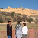 Jaipur 02 Days Private Tour with Vehicle+Professional Chauffeur - The Role of the Guides and Commentary