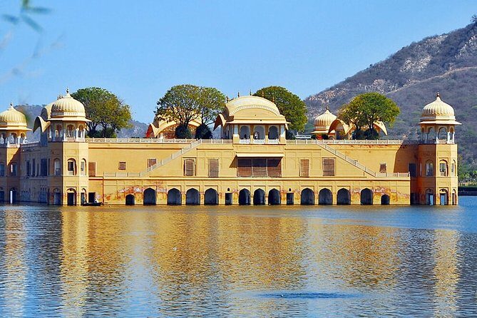 Jaipur Sightseeing Day Trip With Tour Guide - Transportation & Logistics