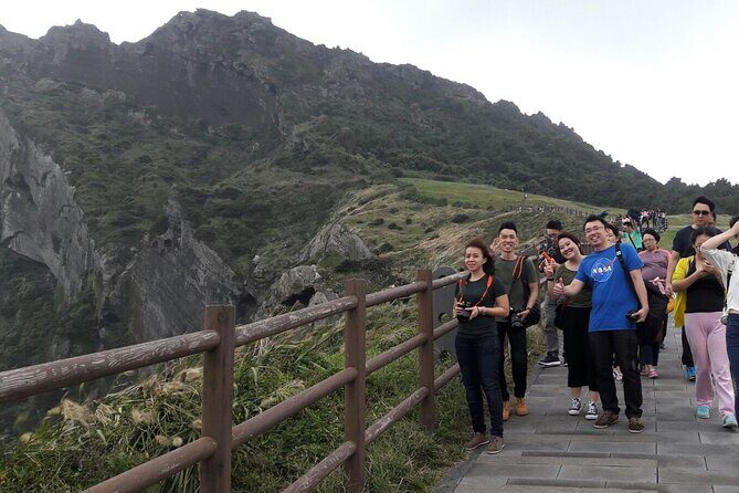 Jeju Private Day Tour- Seongsan Ilchulbong & Haenyeo performance - What Travelers Say & Our Take