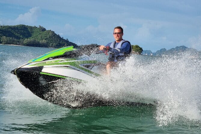 Jetskiing on Patong Bay - Key Points