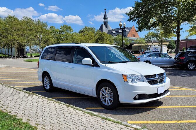 JFK Airport XL Mini Van Transport To Times Square New York - Ideal for Who?