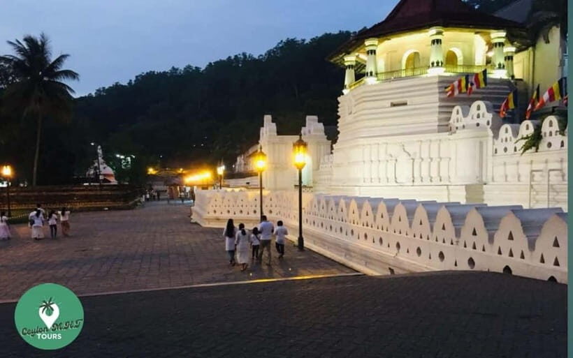 Kandy: City Explore with Local guide By Mini Van - What’s Included and What’s Not